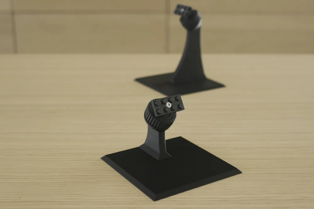 Fully Rotatable low Leg0 Brick Stand 35° - Free 3D Print Model - MakerWorld