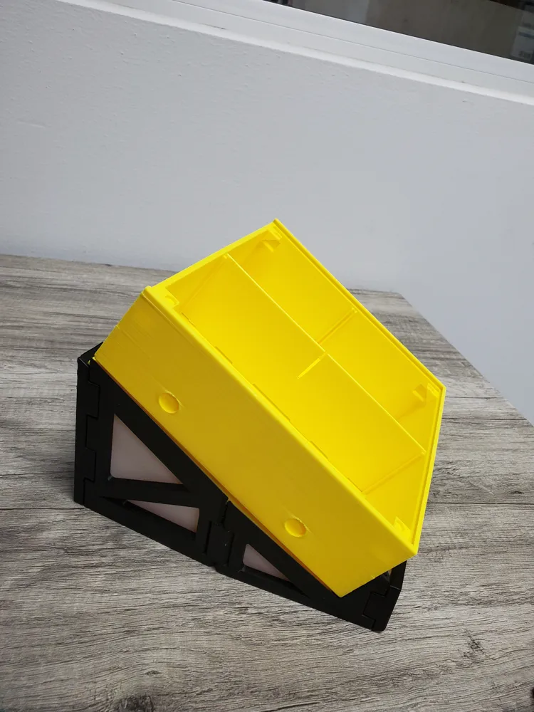Folding Riser For Modular Vendor Storage/ Display - Free 3D Print Model ...