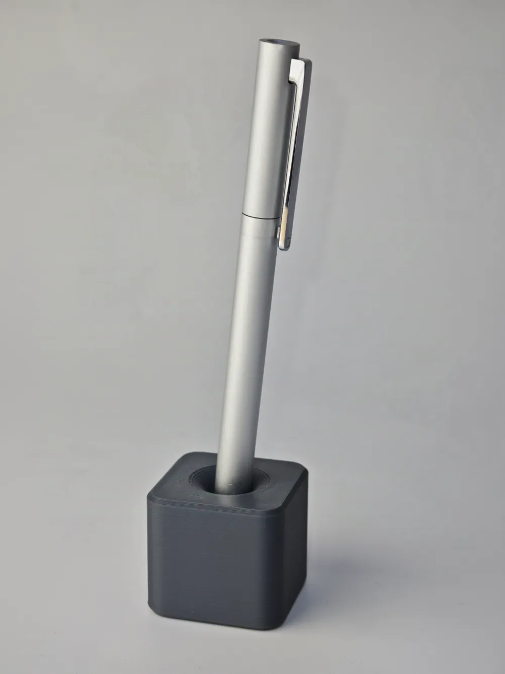 Simple single pen holder by ShapeX - MakerWorld
