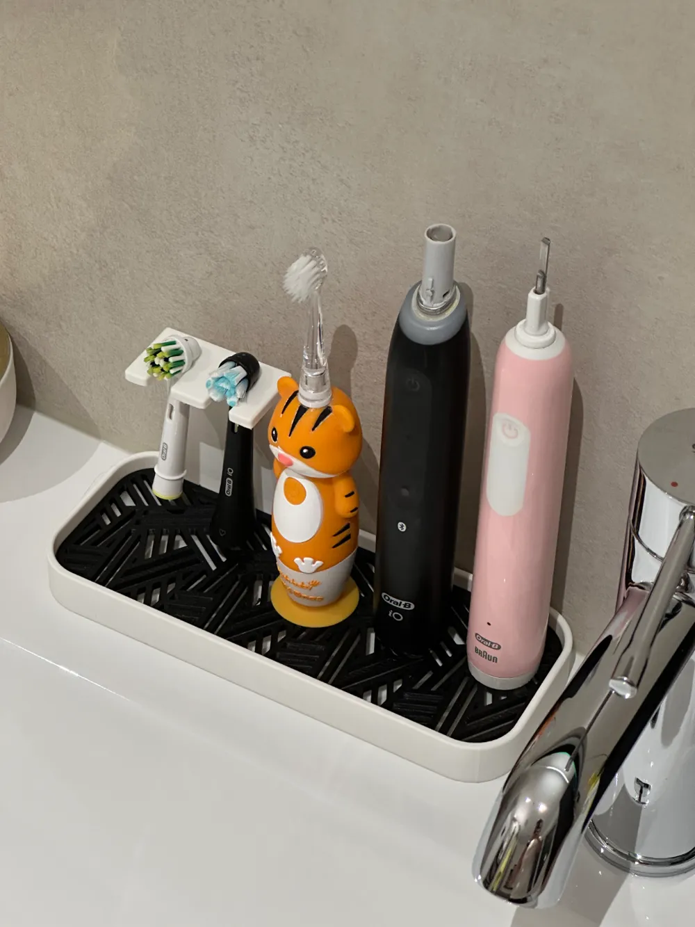 Electric Toothbrush Holder with Brush Head Storage by Manski - MakerWorld