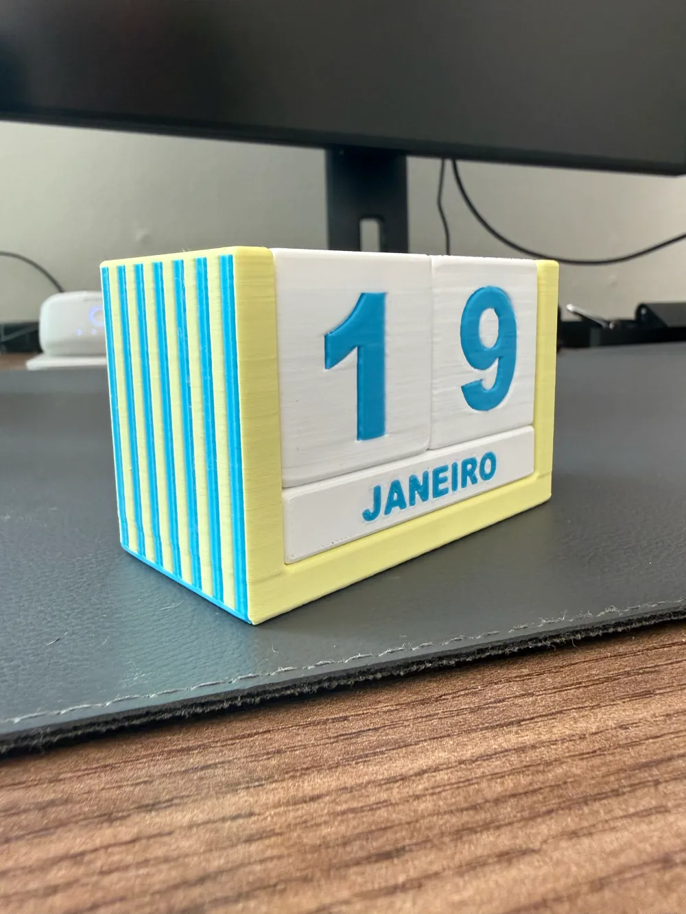 Infinite Calendar (EN/PT) - Free 3D Print Model - MakerWorld