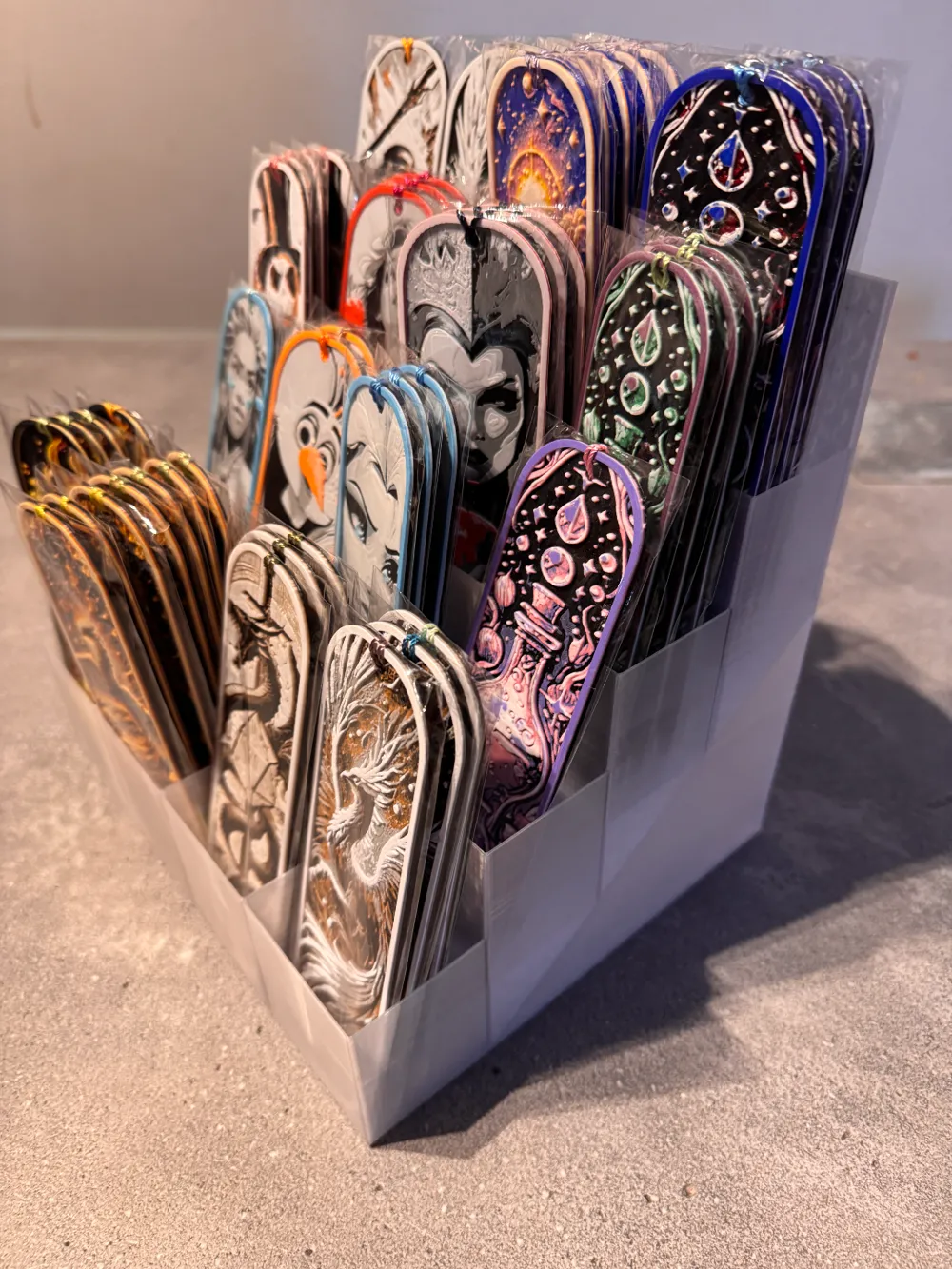Bookmark Display V2 also for Mini - Free 3D Print Model - MakerWorld