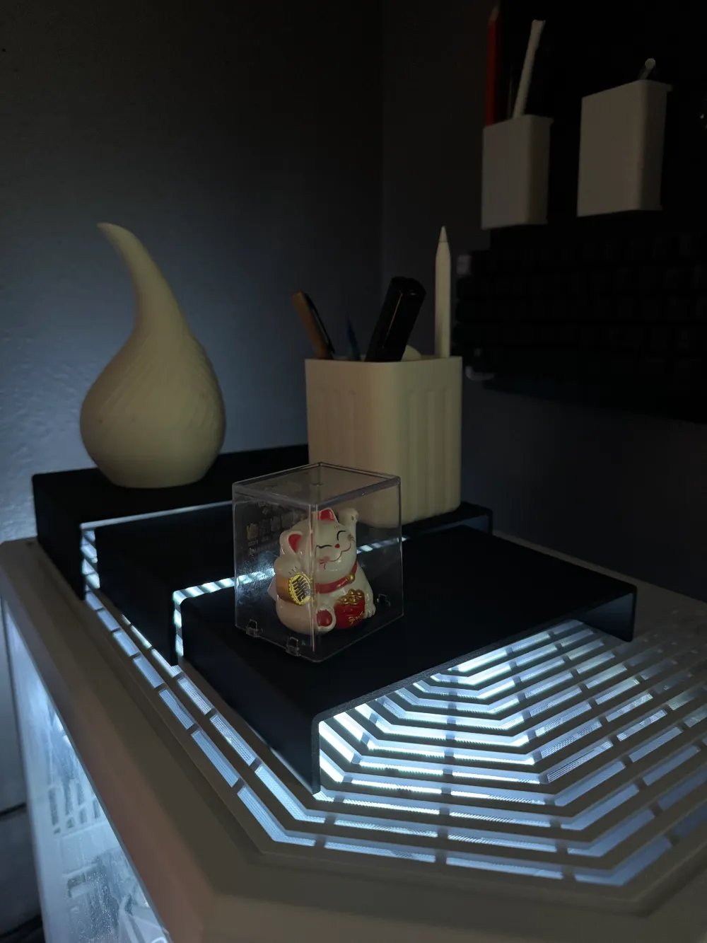 Display Stand Riser by MychCrow MakerWorld: Download Free 3D Models