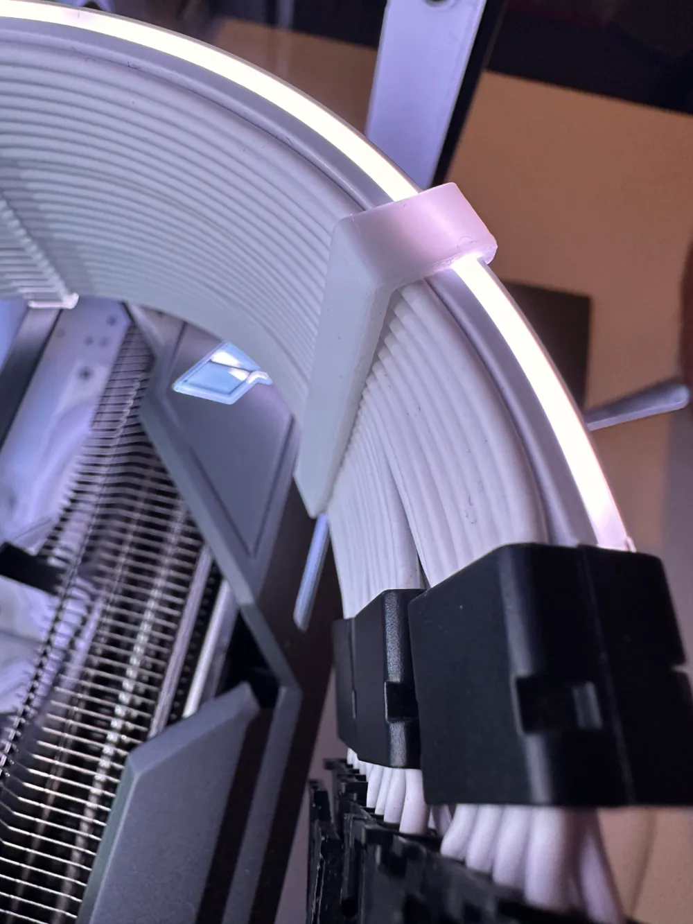 Lian Li 3x8Pin Strimmer Cable Holder by Maetrik - MakerWorld