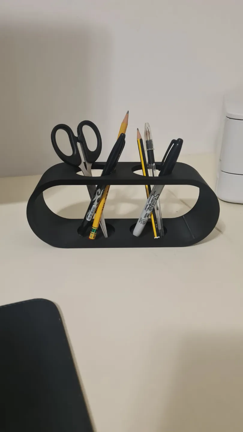 Pen holder design by Luca Trivellin - MakerWorld