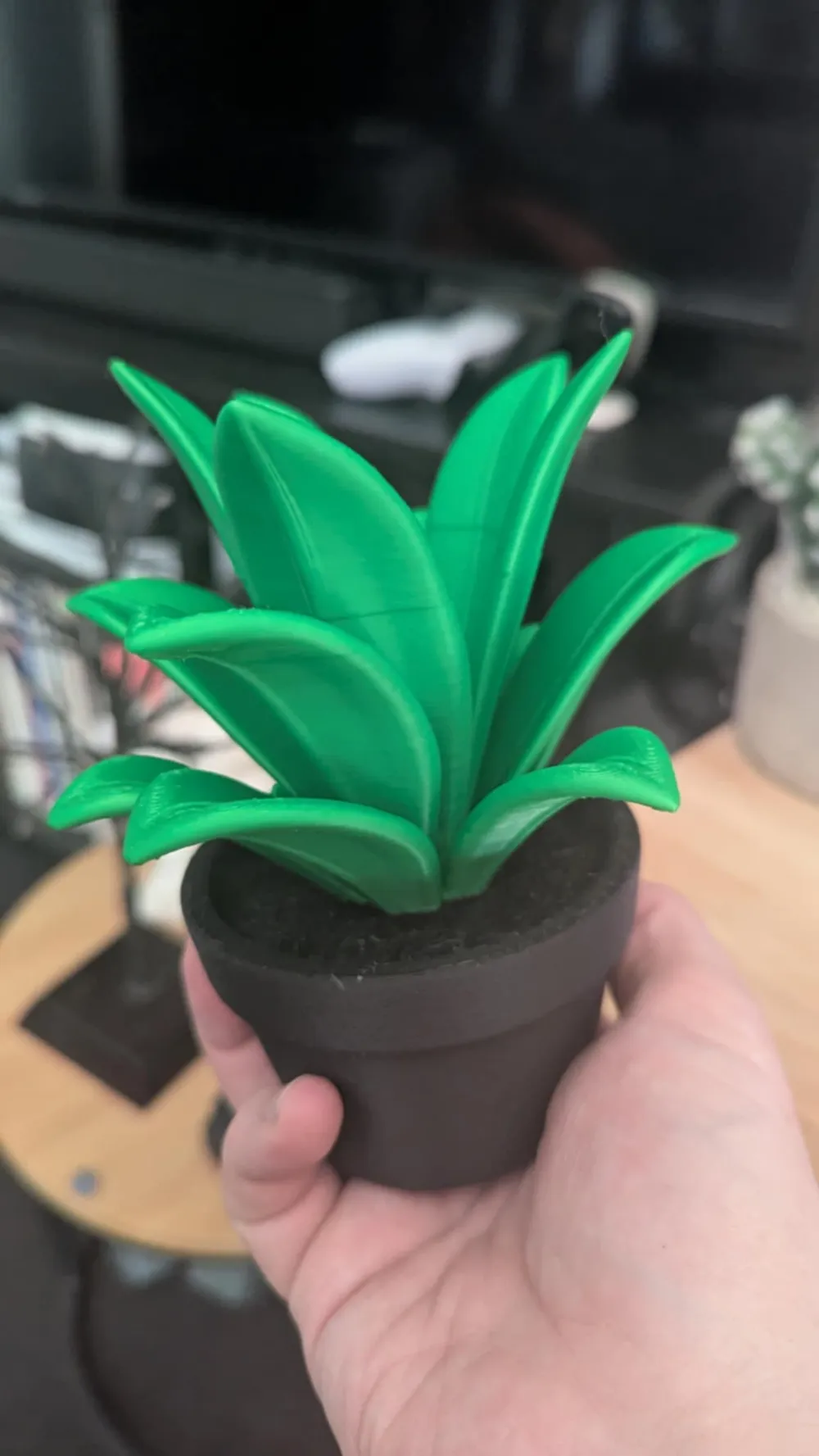 Everleaf Desk Plant - Free 3D Print Model - MakerWorld