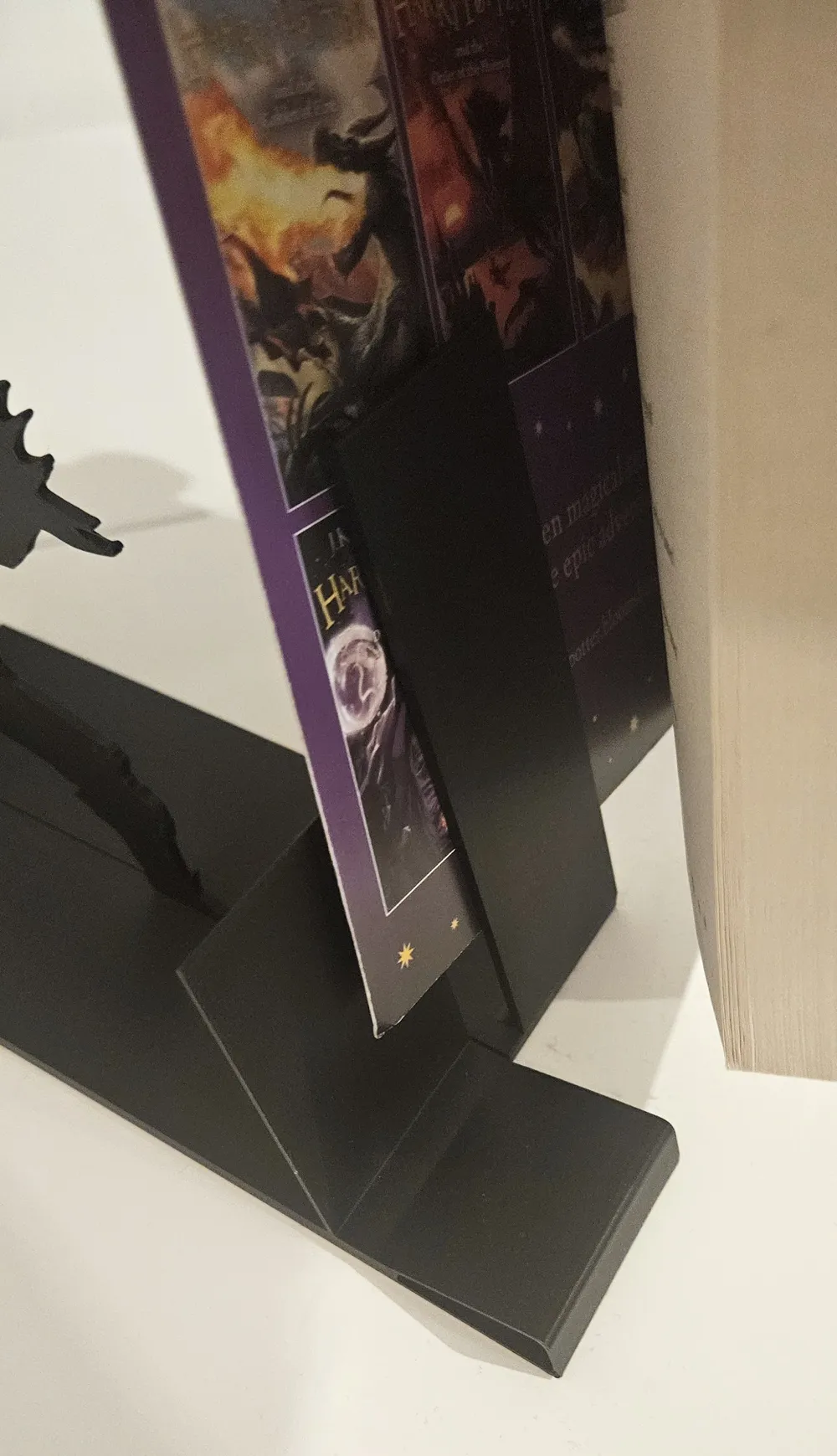 Tilted Bookend inspired from Spiderman by Noob2Geek MakerWorld ...