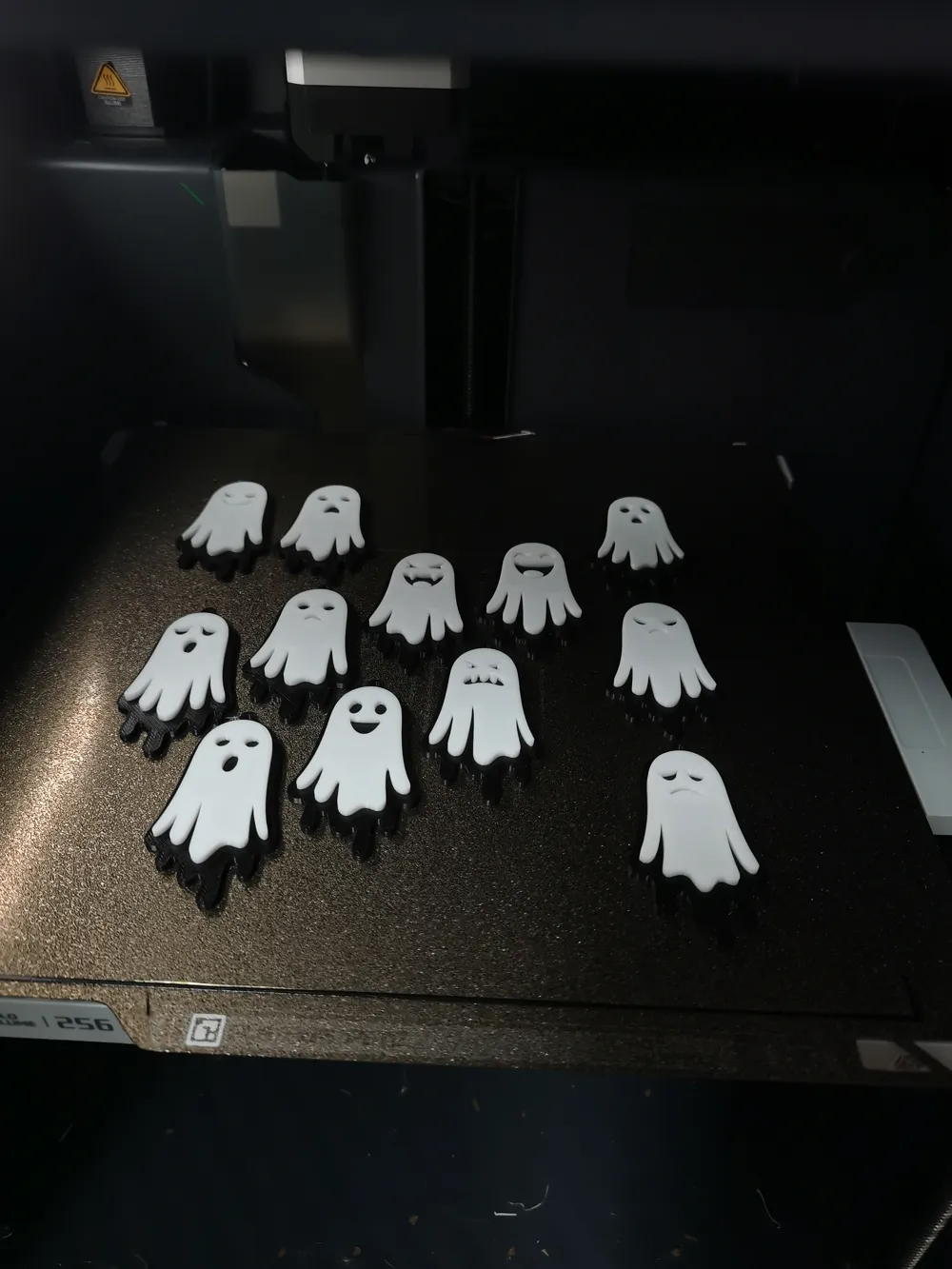 A plate of rapidly melting Halloween little ghosts - Free 3D Print ...
