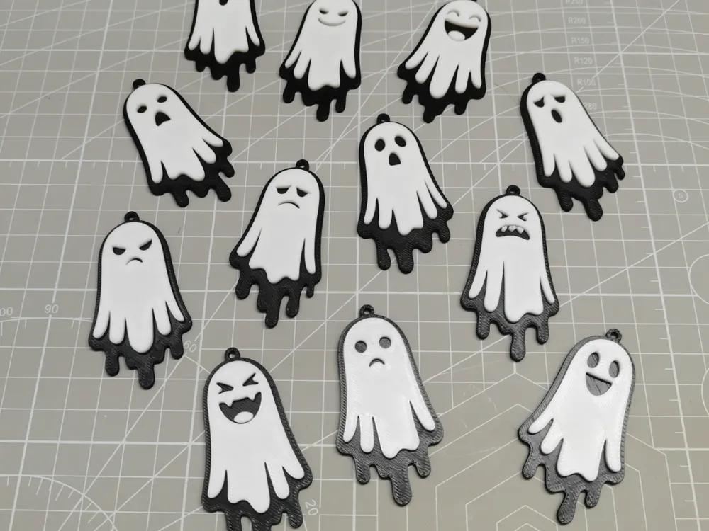 A plate of rapidly melting Halloween little ghosts - Free 3D Print ...
