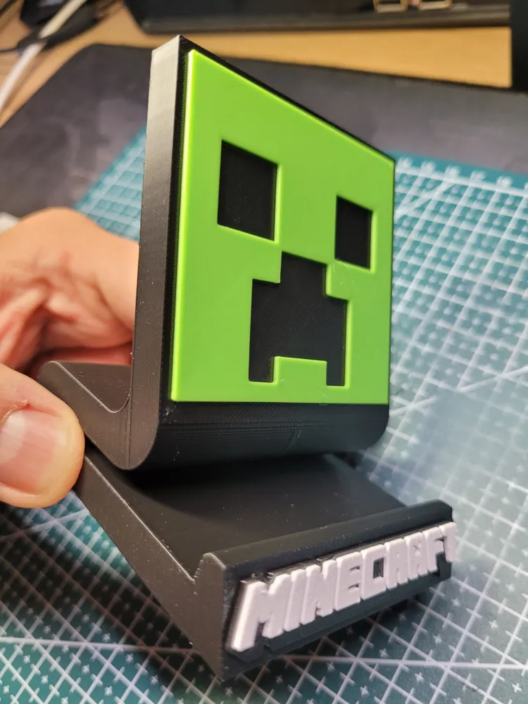Minecraft Creeper Phone Stand - Gaming Desk Decor by midar3d MakerWorld ...