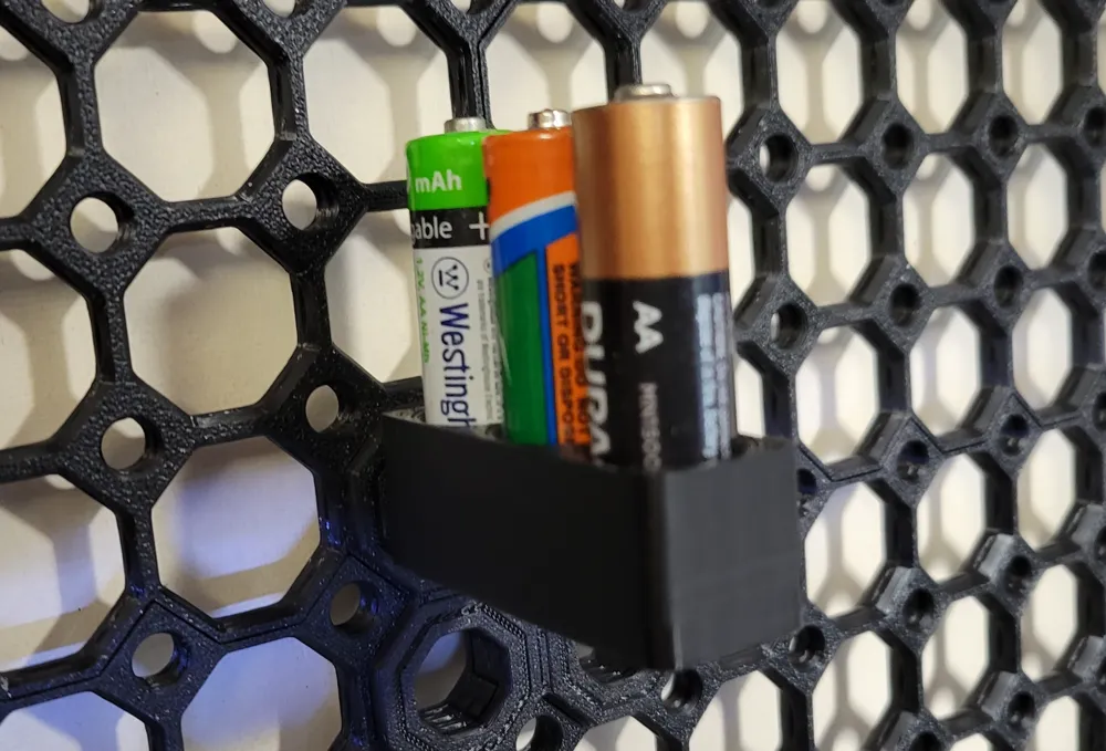 Multiboard holder for 3 x AA Batteries by m-maiers - MakerWorld