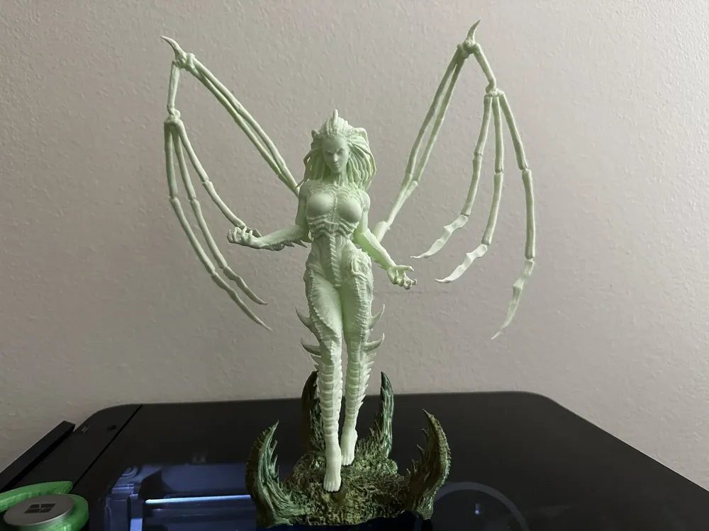 StarCraft II: Kerrigan, the Queen of Blades by Cqlbaba - MakerWorld