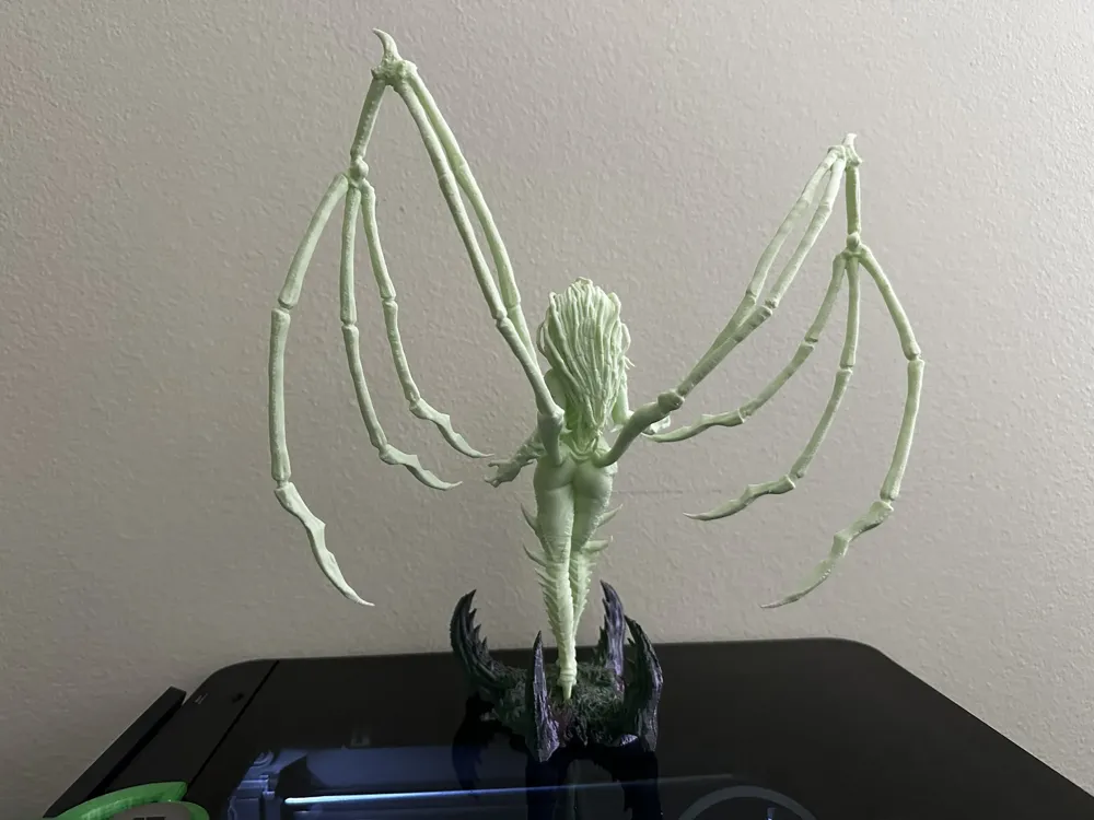 StarCraft II: Kerrigan, the Queen of Blades by Cqlbaba - MakerWorld