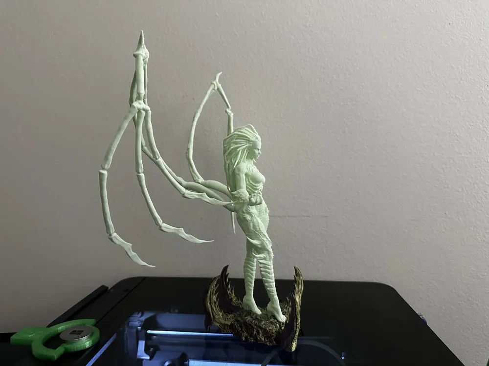 StarCraft II: Kerrigan, the Queen of Blades by Cqlbaba - MakerWorld