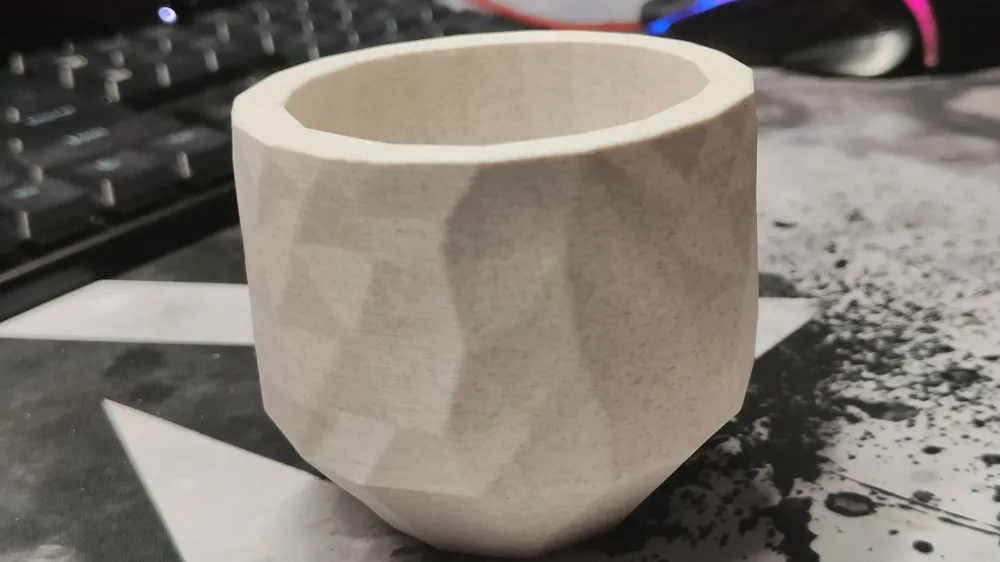 Stylish Low-Poly Container – Pot or Storage Cup by Maxim MakerWorld ...