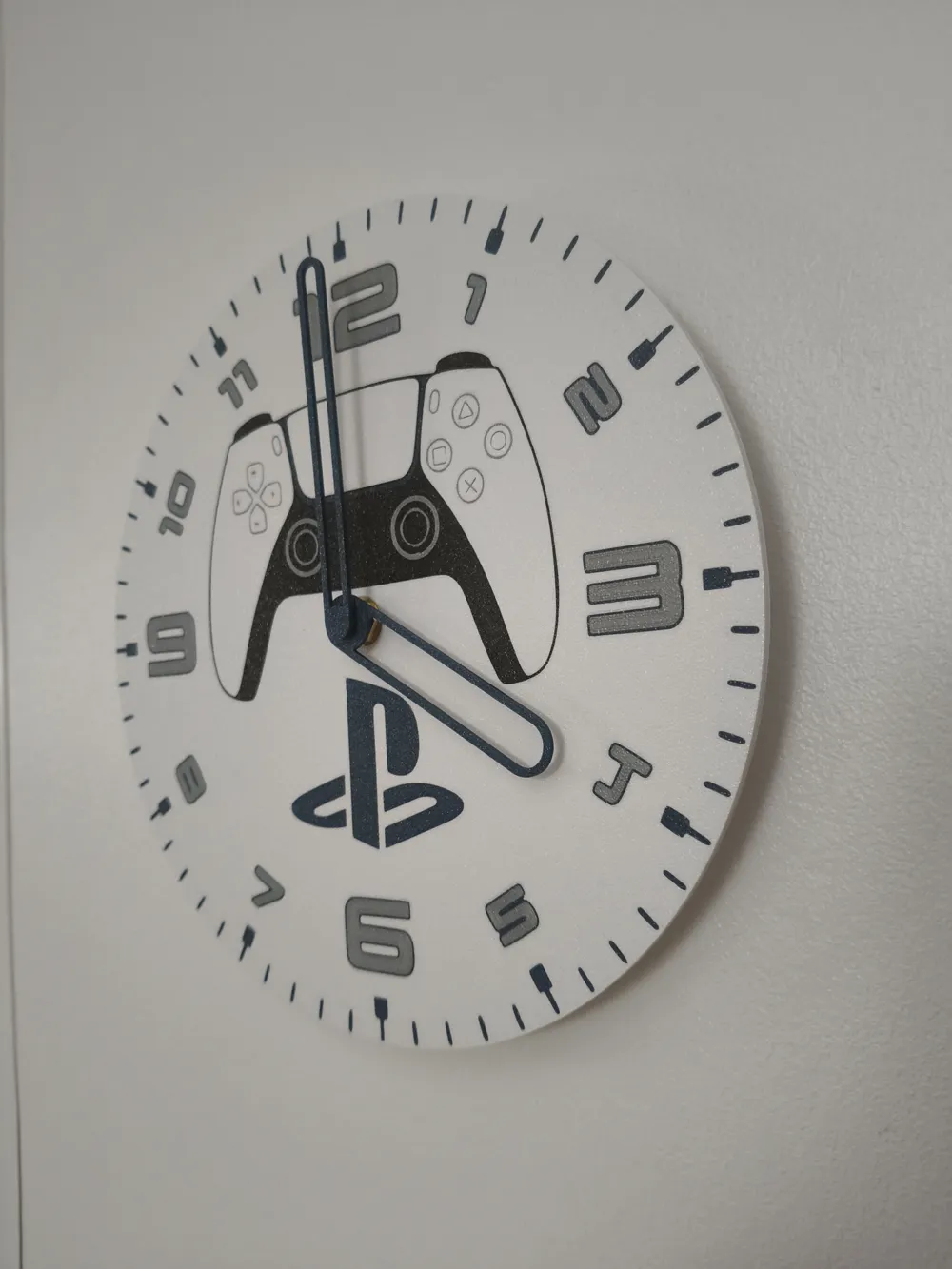 Playstation 5 Clock - Free 3D Print Model - MakerWorld