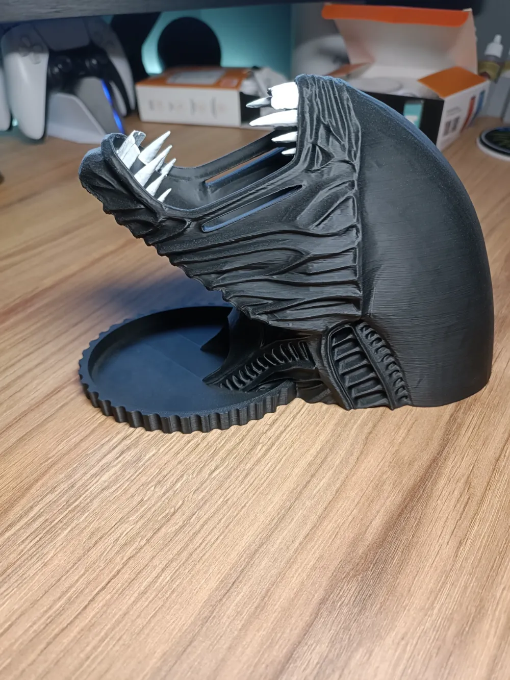 Alien Dice Tower Remixed by Riders MakerWorld: Download Free 3D Models