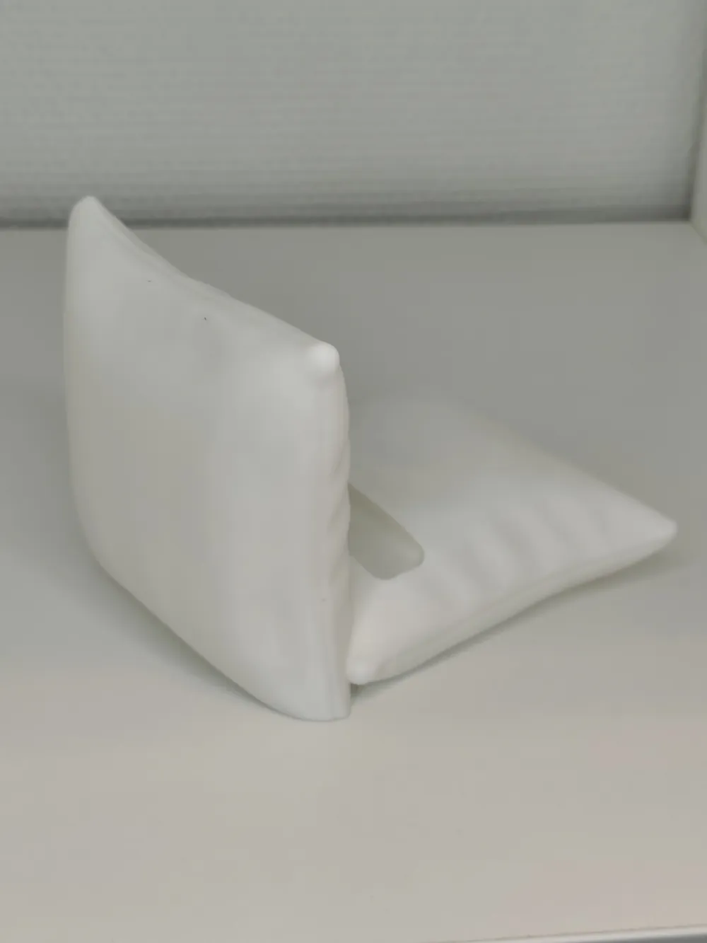 Modern Organic Pillow Phone Holder Stand - Free 3D Print Model - MakerWorld