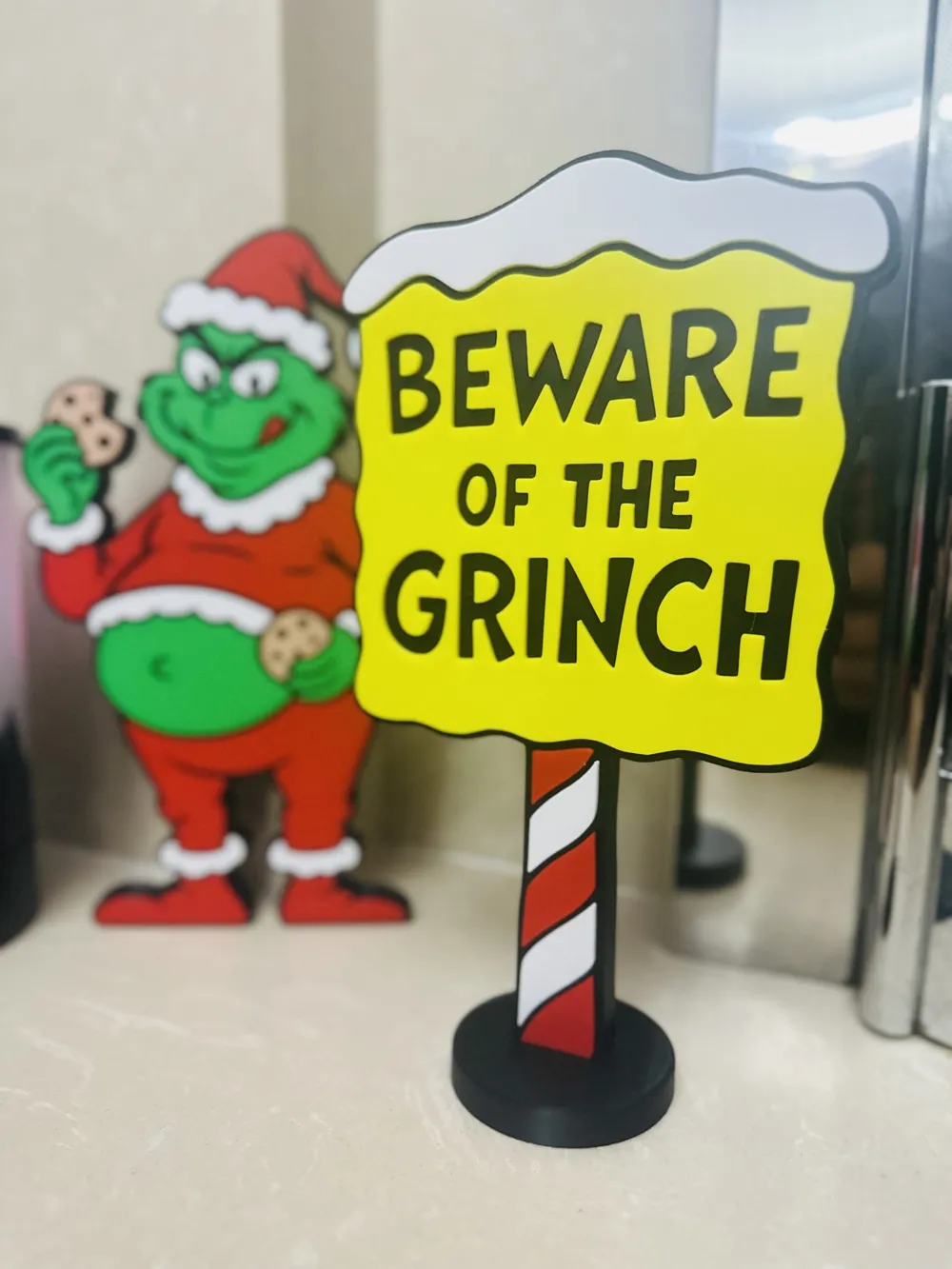 Grinch "Beware of the Grinch" Signpost - Free 3D Print Model - MakerWorld