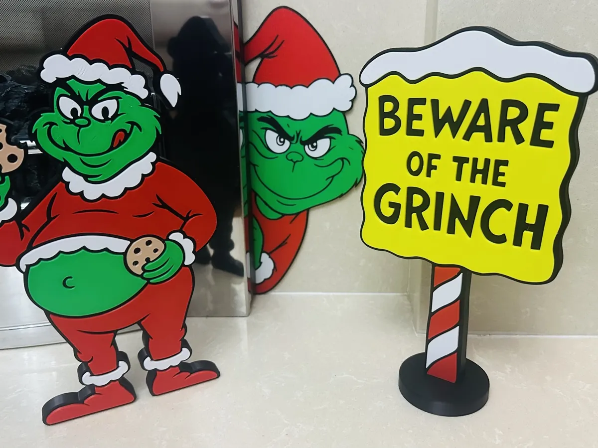 Grinch "Beware of the Grinch" Signpost - Free 3D Print Model - MakerWorld