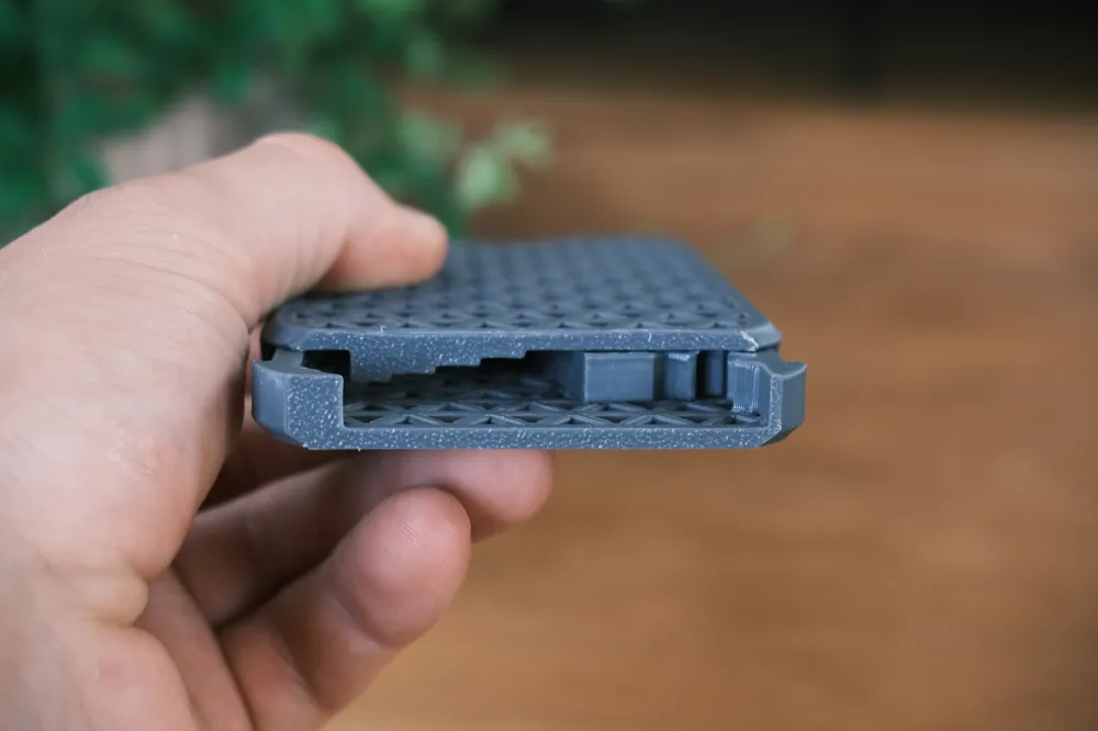 Slidr _ Print-in-place slinding card wallet by Hugo MakerWorld ...