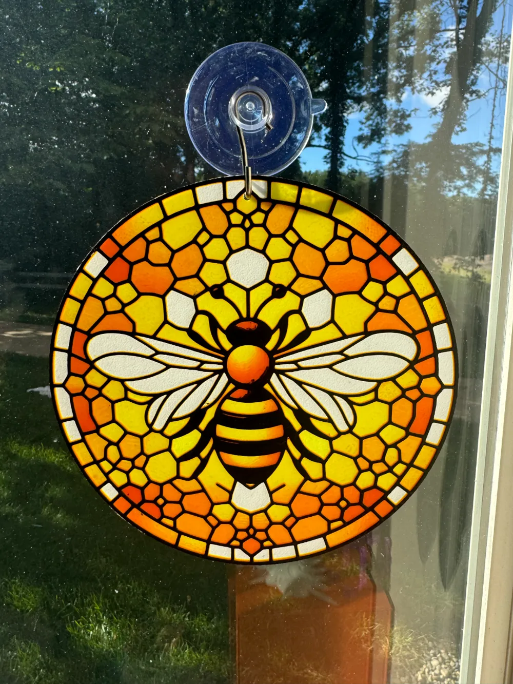Stained Glass Bee by DoctorOfLegend - MakerWorld