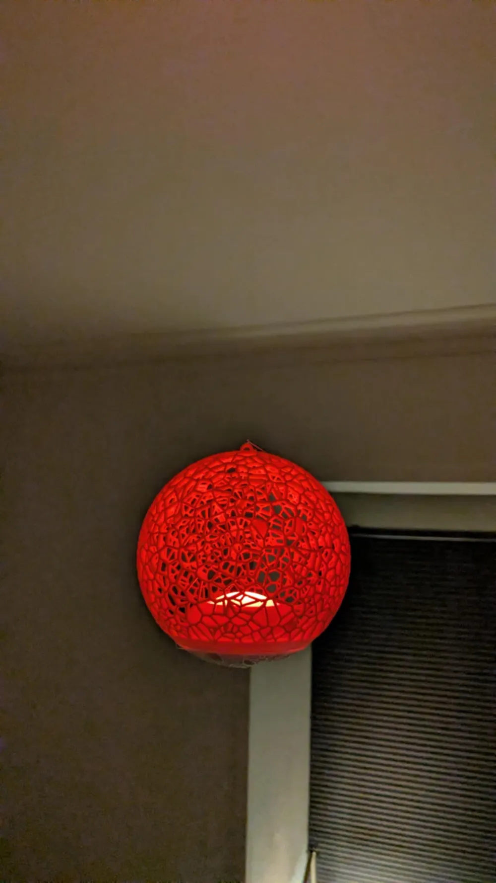 Christmas Voronoi Ball Puck light - Free 3D Print Model - MakerWorld