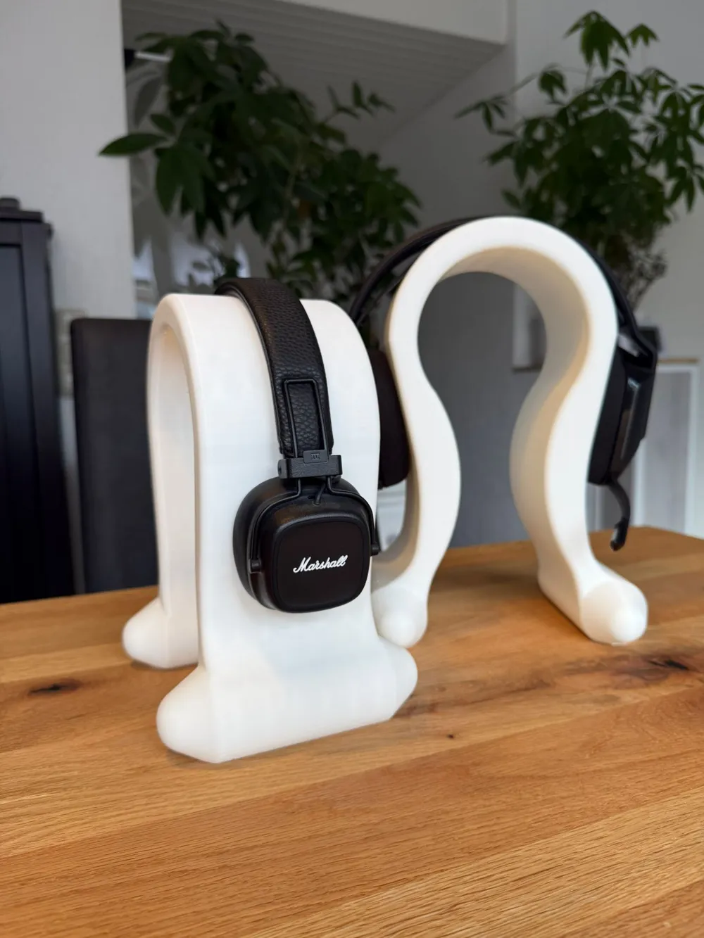 Modern designer headphone stand by holonda3d MakerWorld: Download Free ...