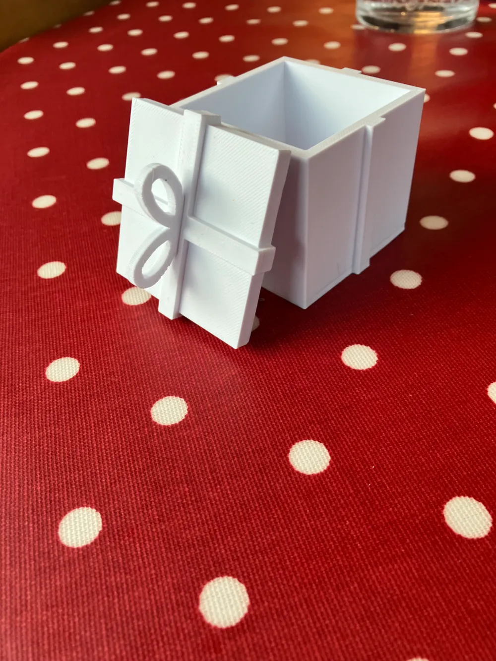 Present Box With Detachable Lid by JeffOnionMakerWorld: Download Free ...
