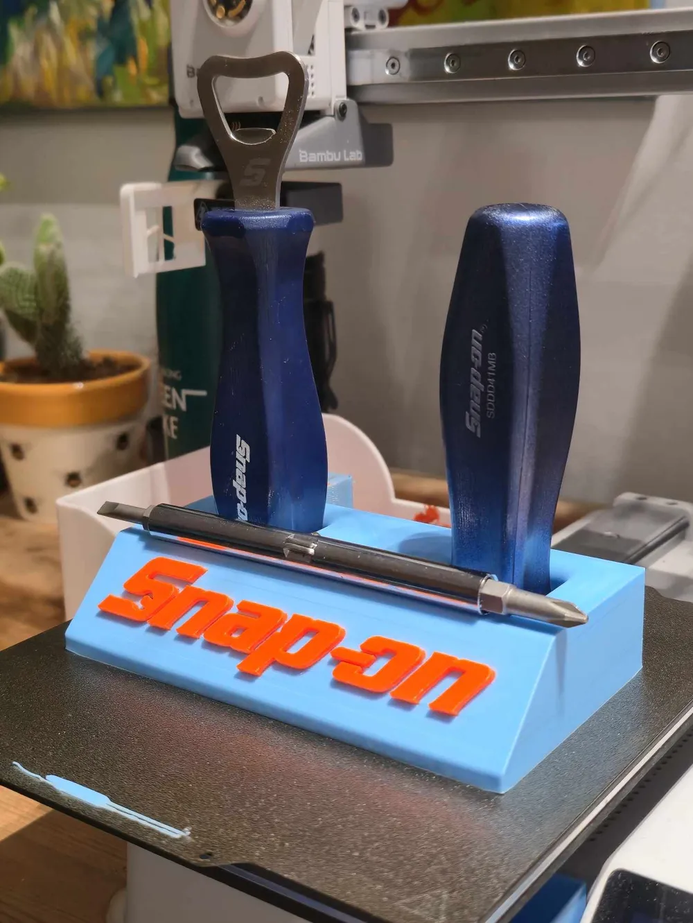Snap On 2 Piece Tool Holder by RaceForge MakerWorld: Download Free 3D ...