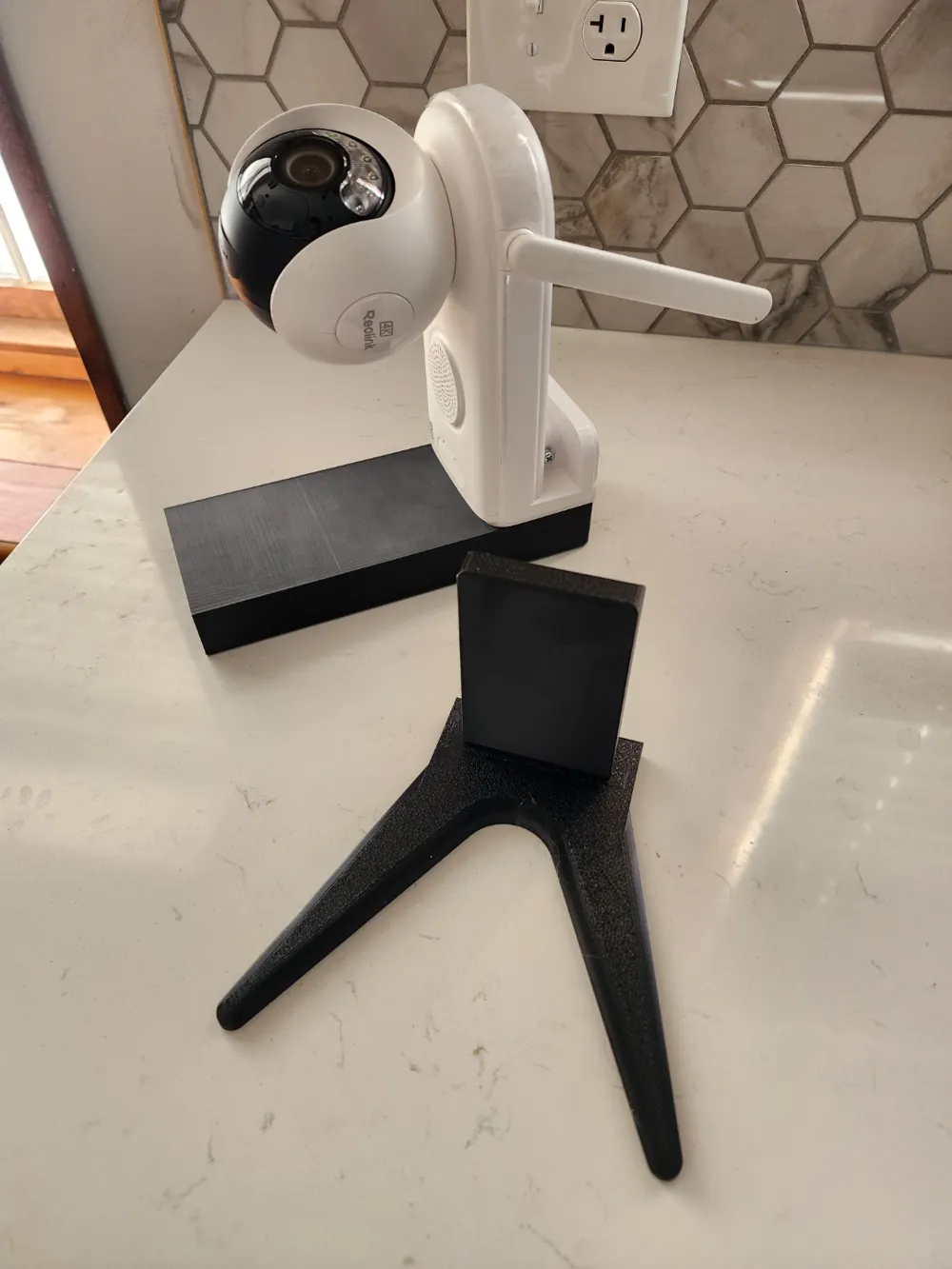 Reolink Atlas PT Ultra Indoor Stand and Wall Mount by Drabjeep00 ...