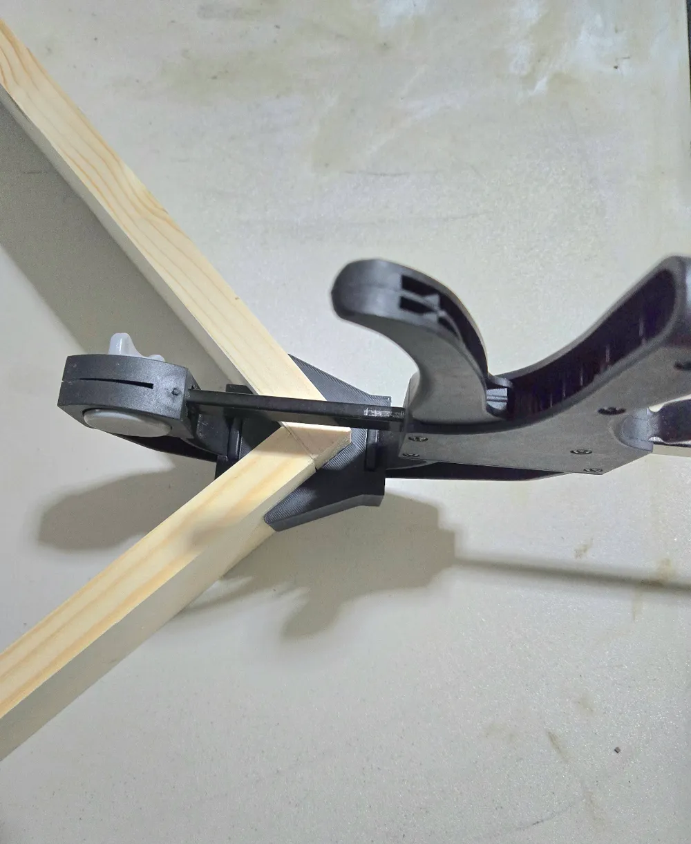 90 Degree Corner Clamp Adapter - Harbor Freight Remixed by Novel ...