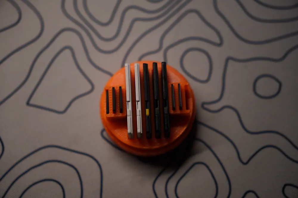 Optimized SD / micro SD card holder travel box - Free 3D Print Model ...
