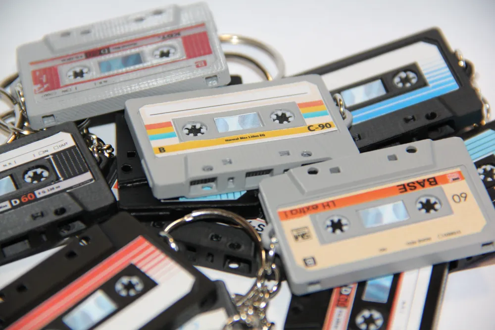 Mini Llavero de Cinta de Casete con Etiqueta NFC por Jon Otero ...