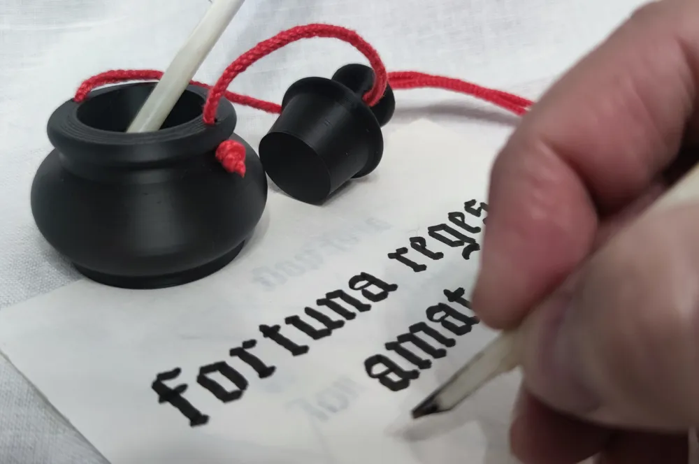 Medieval ink pot - Free 3D Print Model - MakerWorld