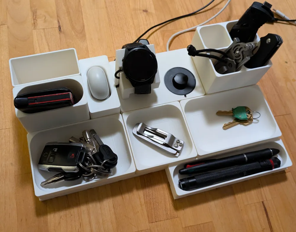 Gridfinity Garmin and Oura Ring Charging Station. Remixed by nuclear ...