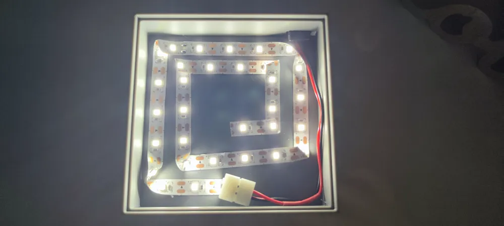 Pyramid usb lamp by thedecember87 - MakerWorld