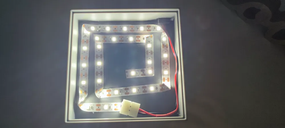 Pyramid usb lamp by thedecember87 - MakerWorld