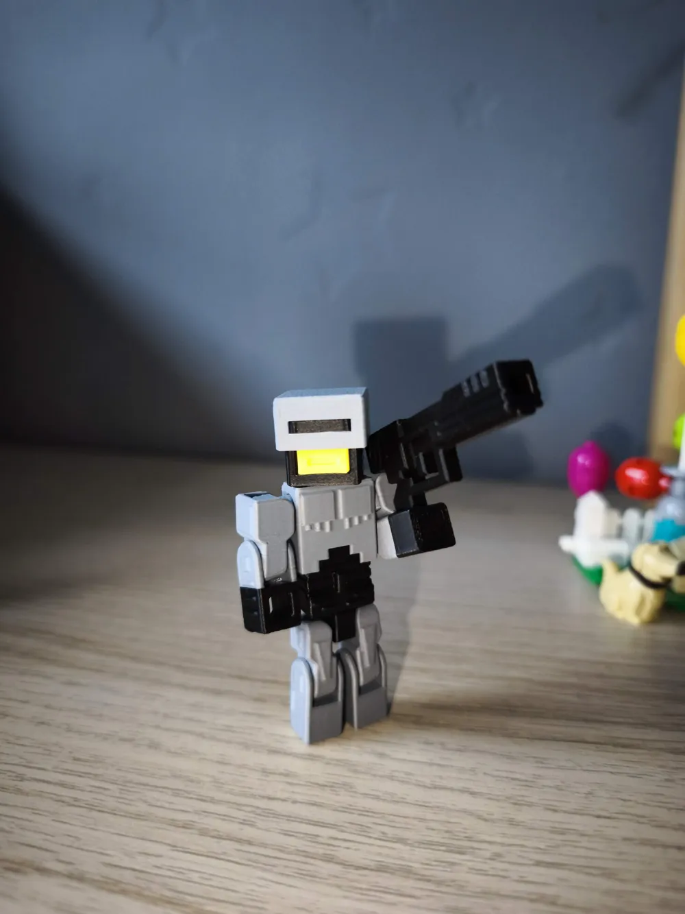 Minecraft Style Articulated Robocop by Spennolio MakerWorld: Download ...
