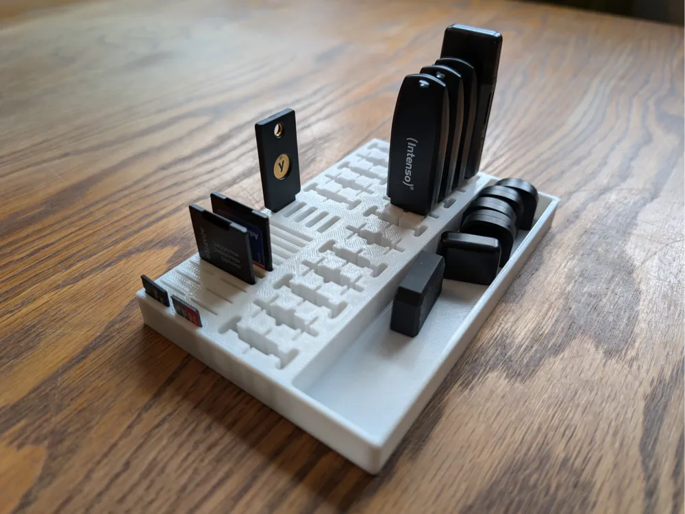 USB, SD & Micro SD Card Holder/Organizer by Sirius3D - MakerWorld