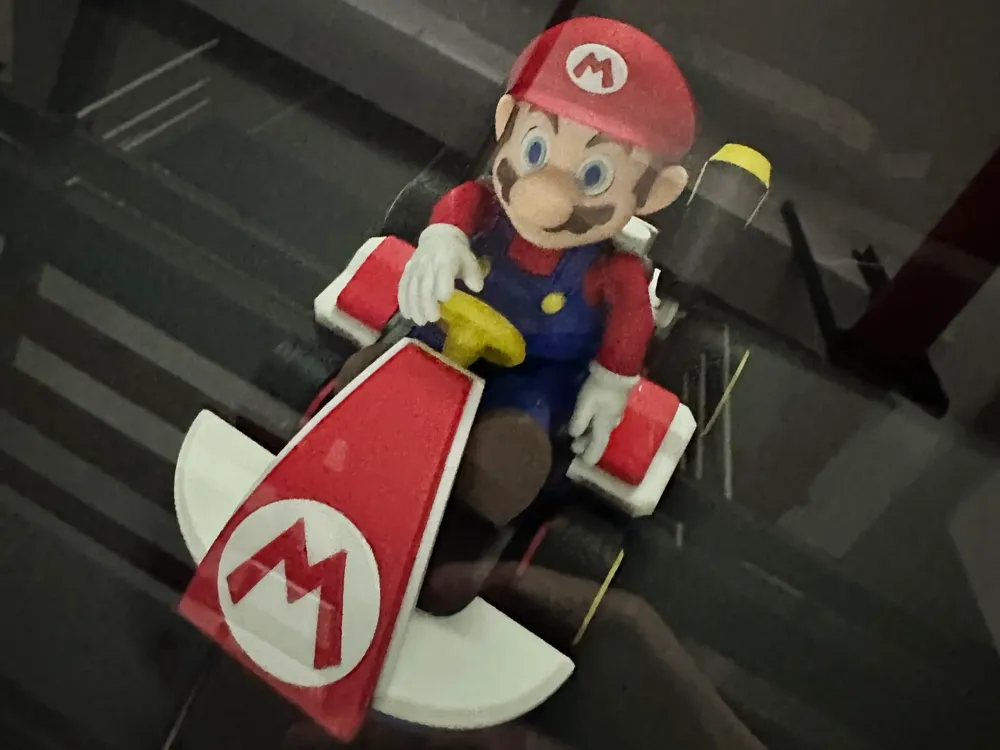 Mario-Begleiter für Ihre Autofahrt: Ein trägheitsgesteuertes Fahrzeug ...