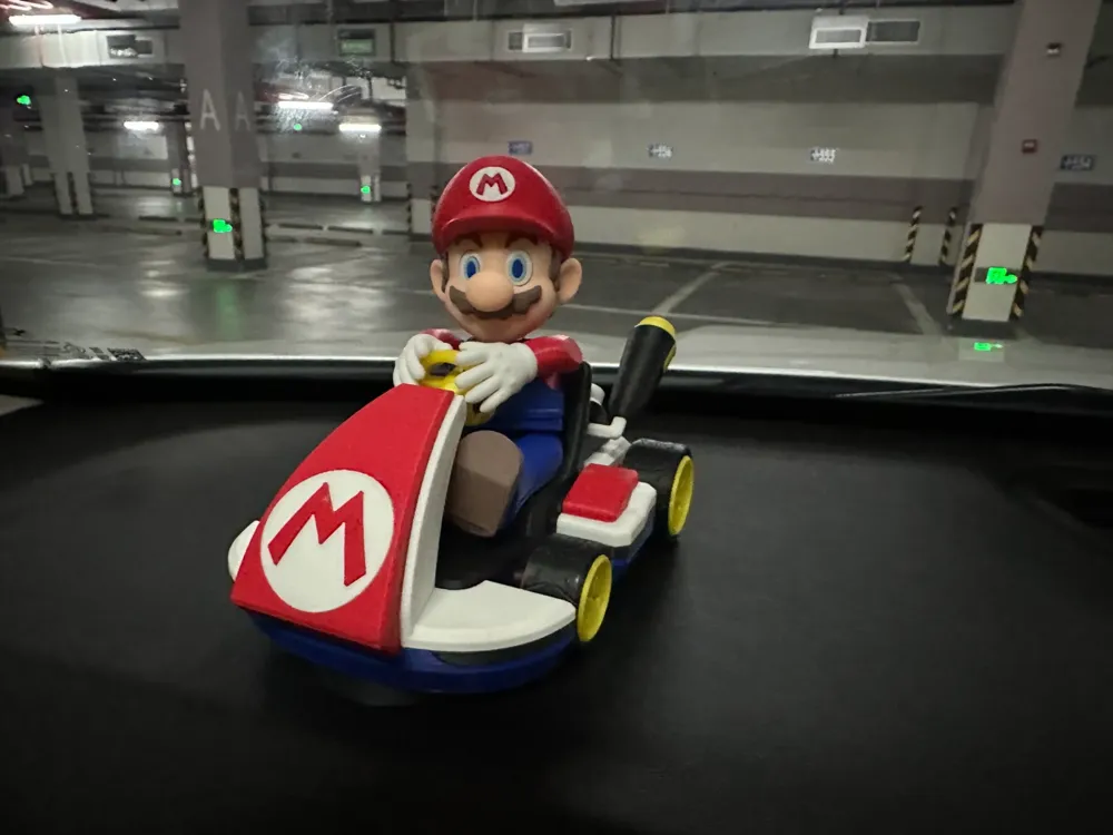 Mario accompanies you on a drive, car inertia ornament, Mario Kart, standard kart, multicolor ...