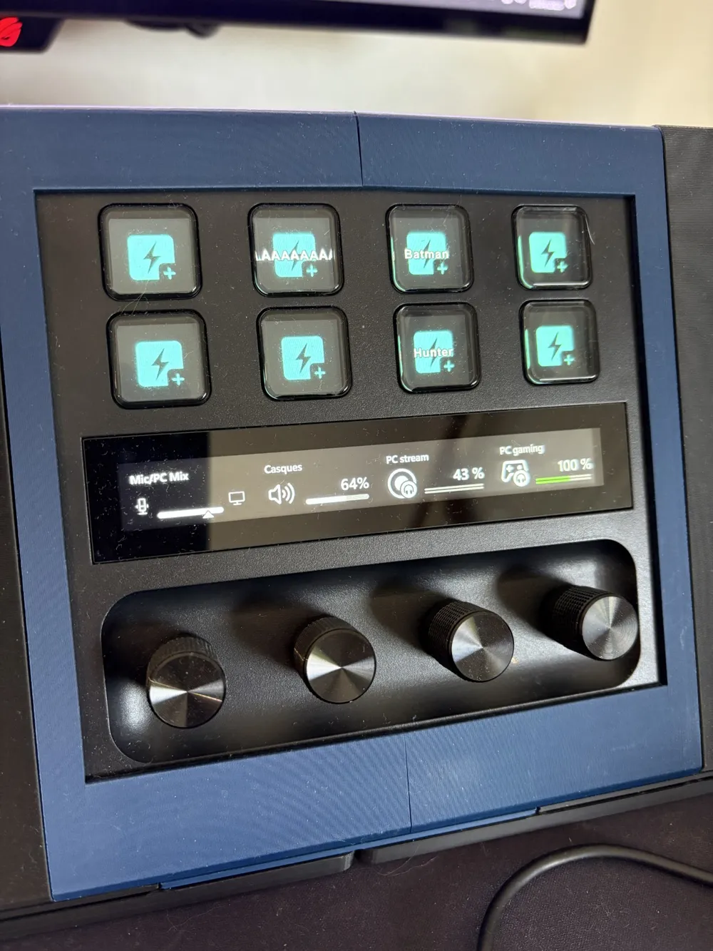 Streamer profesional - soporte para Stream Deck Plus y dock XLR ...