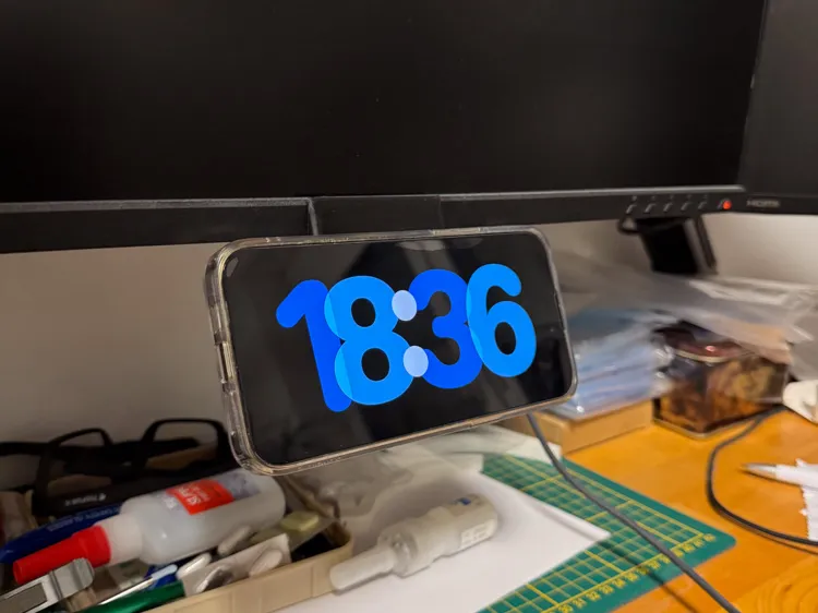 MagSafe Mount for Your Monitor by MetaIRic - MakerWorld