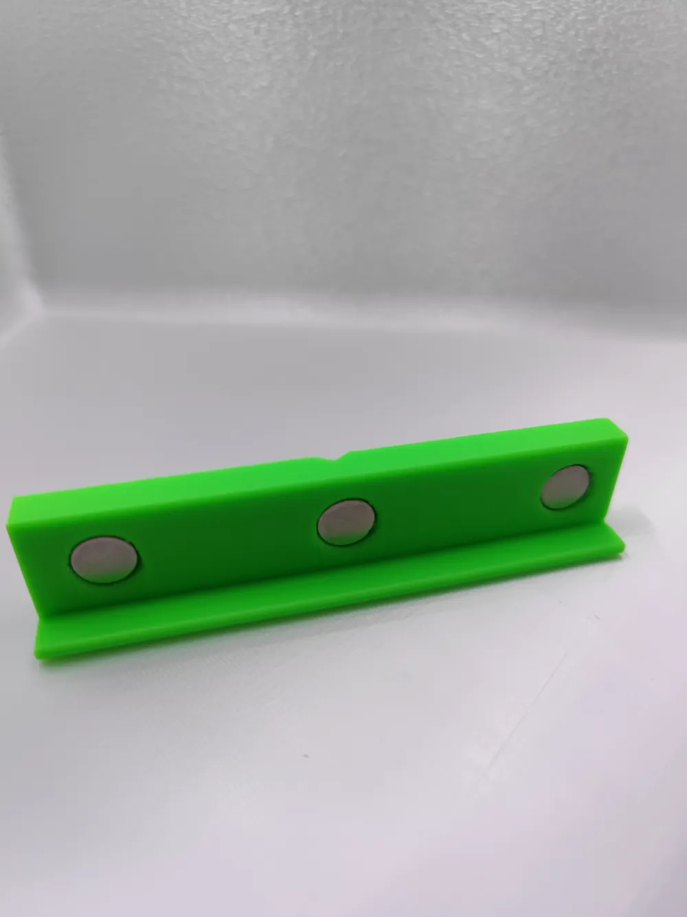 protective jaws vice magnetic by Onkelsam - MakerWorld