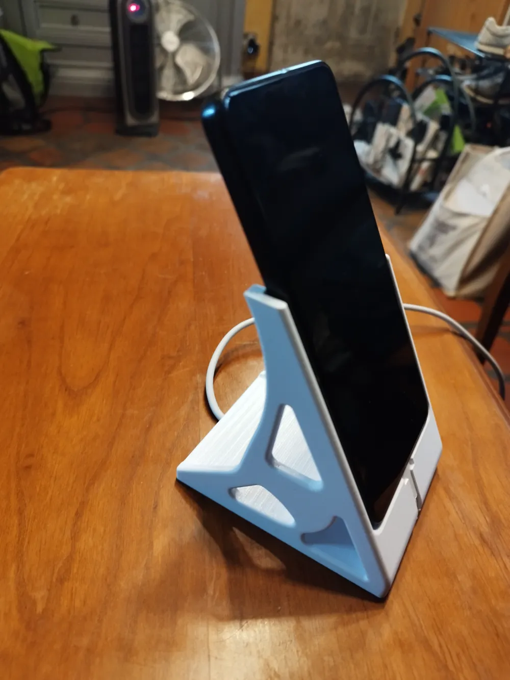 Phone stand for Xiaomi Redmi note 11 by Raphael_Cecile - MakerWorld