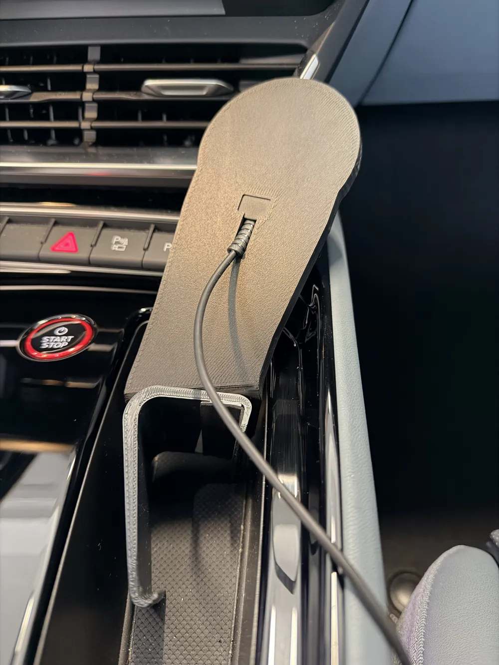 Audi e-tron GT MagSafe Phone Holder - Free 3D Print Model - MakerWorld