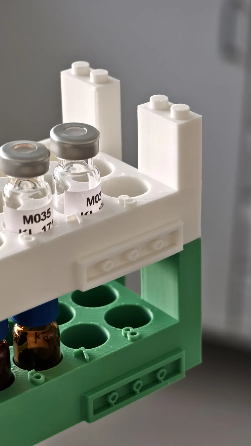 connectable glass vial rack (HPLC vial) - Free 3D Print Model - MakerWorld