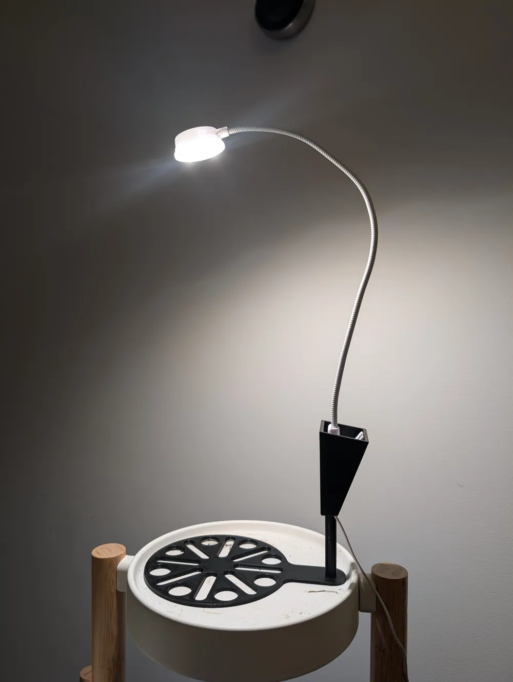 SANSI clip grow light stand - Free 3D Print Model - MakerWorld