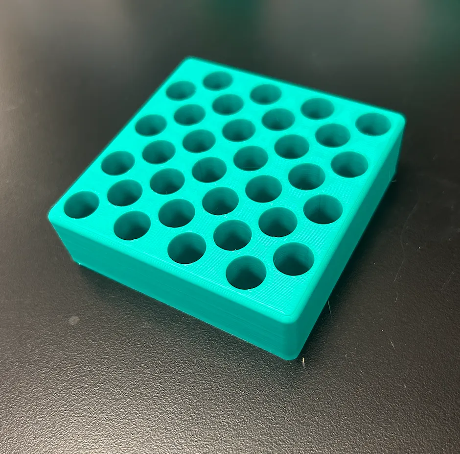 Compact Multichannel 1.5 and 2mL sample block by saltyboy22 - MakerWorld